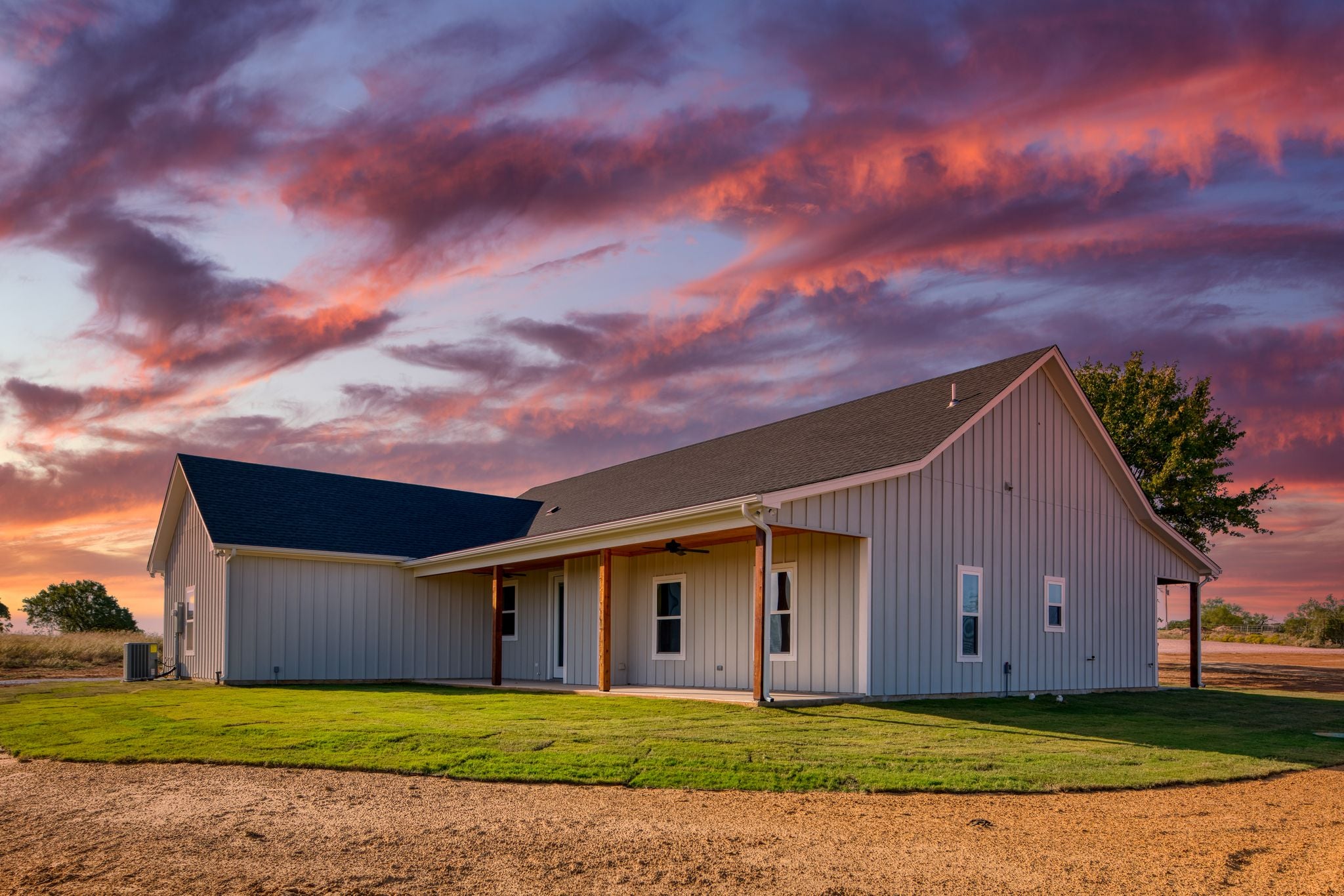 Welcome to Paradise | HL Custom Homes Barndominium Moss #2